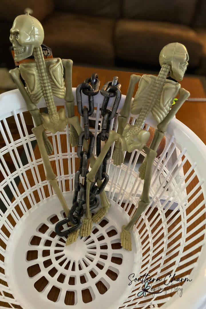 DIY Skeleton Cage For Halloween